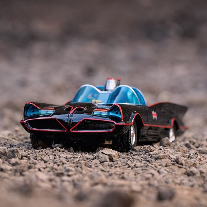 Jada Classic TV Series Batman Batmobile 1:24 Die-Cast Model Car & 2.75 ...